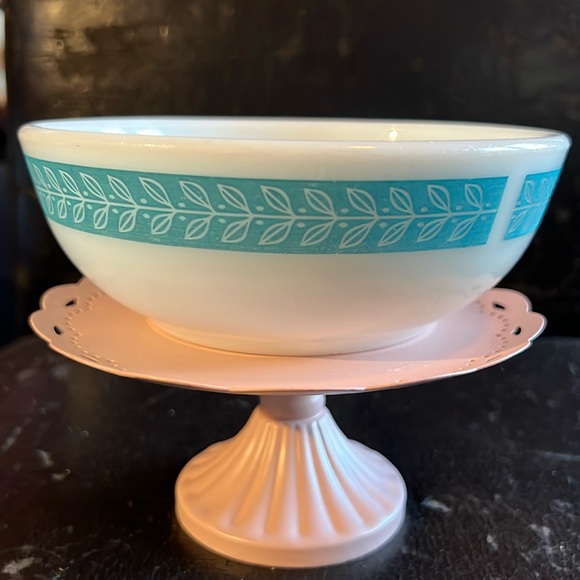 Pyrex | Dining | Pyrex Laurel Leaf By Corning Bowl Made In Usa 55 ...